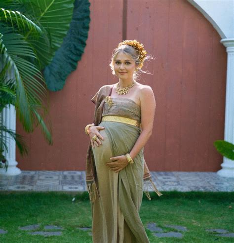 20 Year Old Aussie Girl Gets Pregnant By 32 Year Old Papua New Guinea
