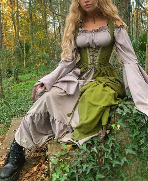 Pin By Brittney Czappa On Renaissance Renaissance Fair Outfit Fair