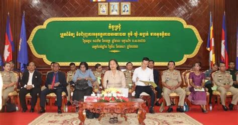 អាជ្ញាធរខេត្តកំពង់ឆ្នាំង ប្រជុំត្រួតពិនិត្យ និងជំរុញការអនុវត្តភូមិ ឃុំ សង្កាត់ មានសុវត្ថិភាព