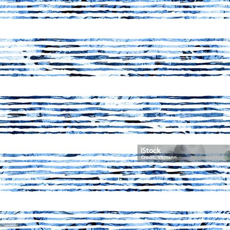 블루 컬러 배경에서 매끄러운 브러시 스트로크 라인 스트라이프 기하학적 Grung 패턴 십대와 학교 키즈 패브릭을 위한 건지 콜라주 수채화 텍스처프린트 그레인지 디자인 라인