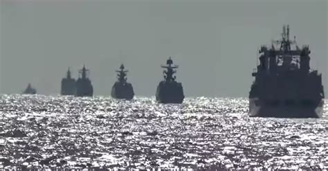 گشت‌زنی کشتی‌های جنگی روسیه و چین در نزدیکی کشورهای متحد آمریکا ایران اینترنشنال