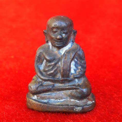 รูปหล่อหลวงพ่อเงิน พิมพ์เล็ก รุ่น เงิน ทองไหลมา เนื้อนวโลหะเต็มสูตร โค้ดพิเศษ วัดท้ายน้ำ ปี 2554