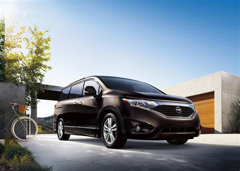 2016 Nissan Quest Images