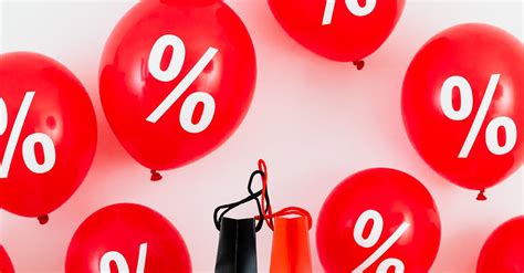 11월 세일 가격 인하 가방을 잡다 검은 금요일 검은색 가방 계절의 끝 광고 구매 열풍 마케팅 물건 사는 사람