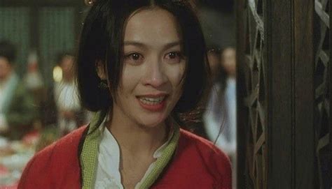 谁说刘嘉玲配不上梁朝伟18岁曾被黑道绑架还被称花瓶的她如今却能登上王座 企业频道 东方网