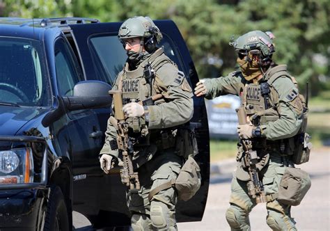 Rcmp Ert 🇨🇦🇨🇦🇨🇦 [2000x1405] R Policeporn