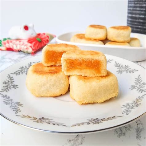 Taiwanese Pineapple Cake 鳳梨酥 Feng Li Su Assorted Eats