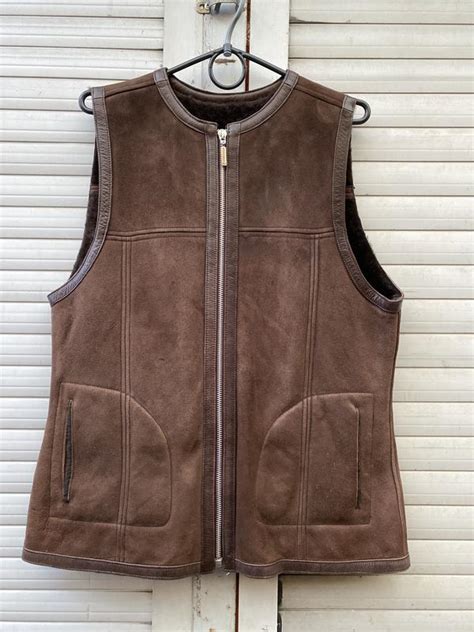 Безрукавка — ціна 450 грн у каталозі Жилетки Купити жіночі речі за доступною ціною на Шафі