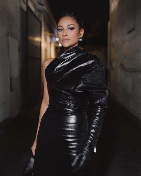 Devdas Fashion Shay Mitchell