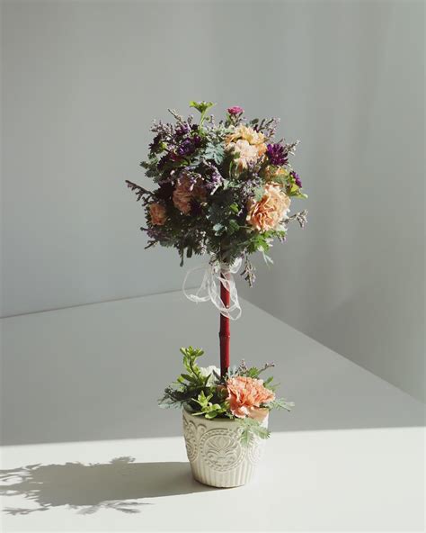 모데스트 플로리스트 학원 보라피치빛 토피어리💜 플로리스트 입문반은 기본 제작 기술과 형태를 구성하는