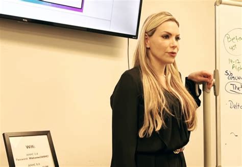 How Influencer Dr Ketam Hamdan Is Inspiring Leaders To Look Inside And Know Themselves Concept