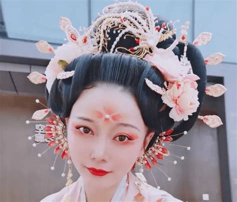 Ancient Chinese Makeup Tutorial