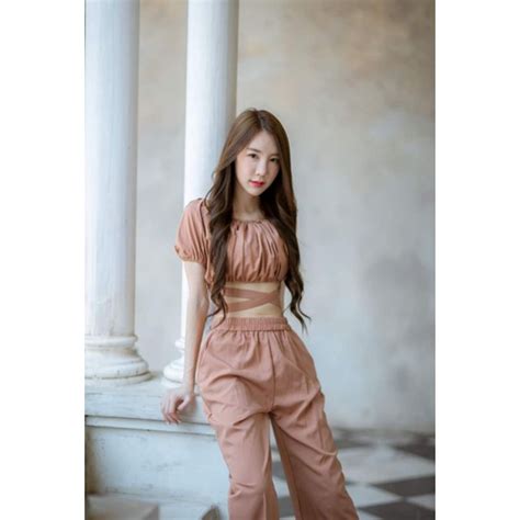 พร้อมส่ง งานป้ายห้อย Wila มือ1 เซทเสื้อเอวลอยกางเกงขายาว Monanasi Thaipick