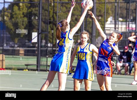 Girls Playing Netball High Resolution Stock Photography And Images Alamy