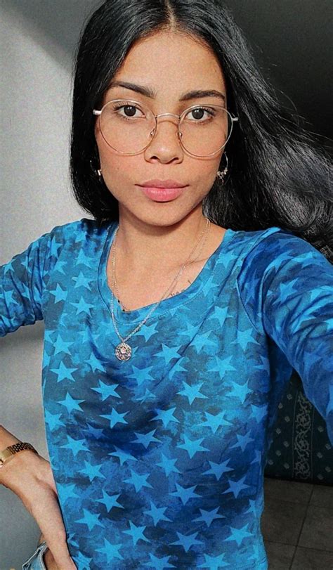 Pendeja Desnudándose Mundopack Tv