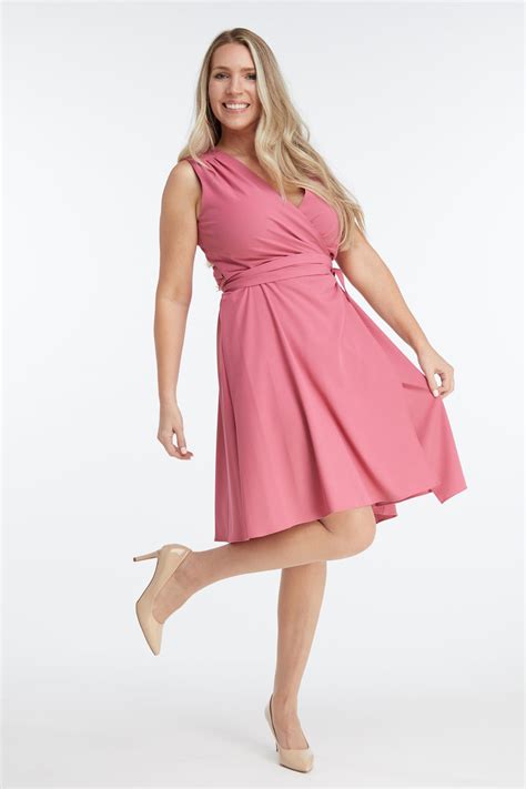 Do Women Still Wear Pantyhose Is It On Trend To Wear Pantyhose