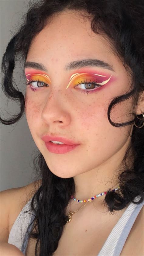 Artsy Makeup Eye Makeup Art Makeup Eyeliner Skin Makeup Graphic