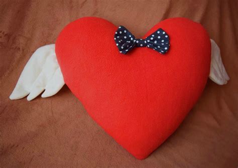 Как выбрать декоративную подушку их виды и размеры