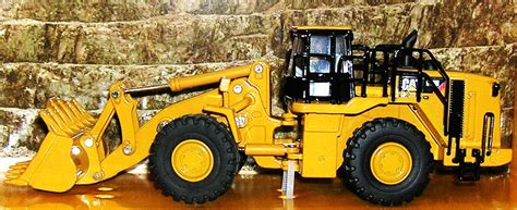 1 64 Toy Cat Caterpillar 988h Wheel Loader Diecast Model By Diecast Ma — Farm And Home Toys