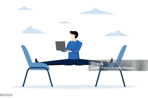 직원들이 프로젝트 개념 유연한 작업 요가처럼 균형을 잡는 의자 사이에서 다리를 뻗는 노트북 컴퓨터로 일하는 똑똑하고 편안한 사업가를 완료하기 위해 작업 시간을 관리하도록