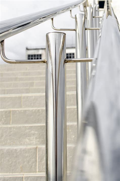 Your Simple Guide To The Different Types Of Handrails For Stairs