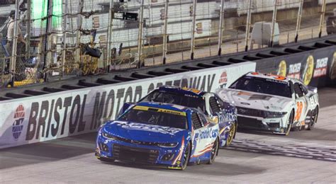 Kyle Larson Wins At Bristol As Two Former Nascar Champions Eliminated