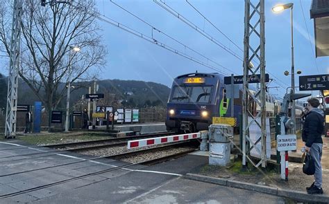 Avec 6 Passages à Niveau Dans Jouy En Josas On « Serre Les Fesses En Permanence Face Au
