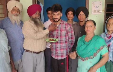 Kbc Jaskaran Singh కేబీసీలో సంచలనం కోటి రూపాయలు గెలుచుకున్న పేదింటి కుర్రాడు