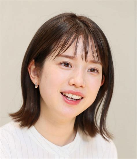 テレ朝弘中アナのインスタフォロワー100万人突破私のしょうもない投稿が半目で喜び表現中日スポーツ東京中日スポーツ 中髪