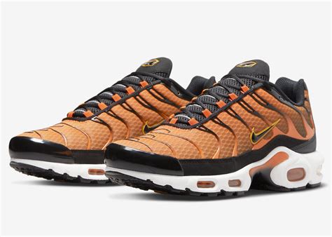 Nike Air Max Plus Orange Black Dm0032 800 Release Date Info Sneakerfiles