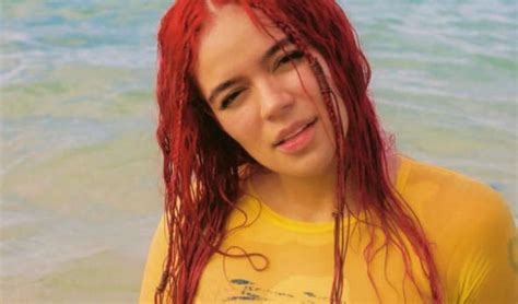 ¡ay Dios Mío Karol G Con Camiseta Mojada Presume Sensual Piercing En