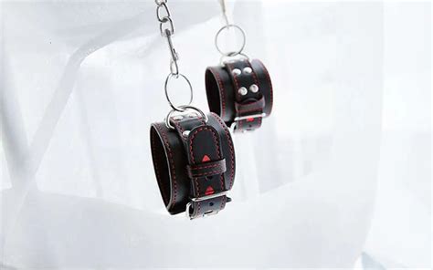 Black Pu Leather Sexy Handcuffs And Foot Cuffs For Couples Bondage