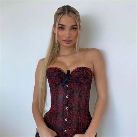 Pia Mia Perez Sex Doll In Corset 8 Photos The Fappening