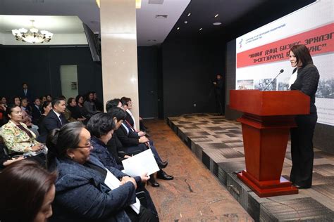 Эмэгтэйчүүд Засгийн газарт шаардлага хүргүүлнэ