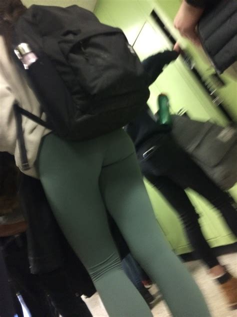 Stunning Legs In Green Yoga Pants Just A Person Living On Tumblr