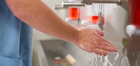 How To Swab For Mrsa And Vre Screening Thenursepath