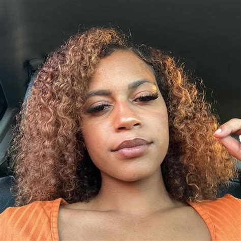 Renee Threads Say More