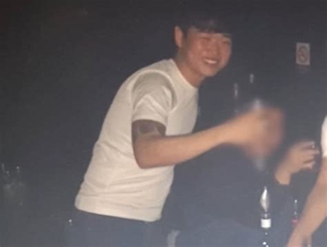 임영웅 따라하며 ‘불타는 트롯맨 황영웅 폭행 과거 문신 싹 다 털렸다 포스트쉐어