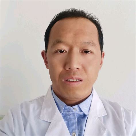 面部囊肿性痤疮一例