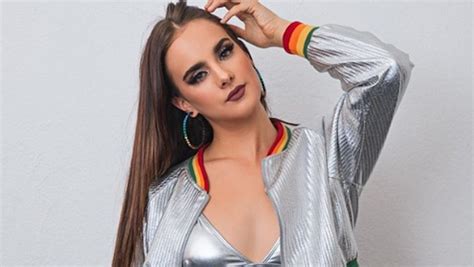 Gala Montes Posa En Sexy Vestido Con Transparencias En La Premier De Su