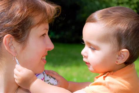 5 საკითხი ყურის გახვრეტის შესახებ რომელიც ყველა მშობელს აინტერესებს