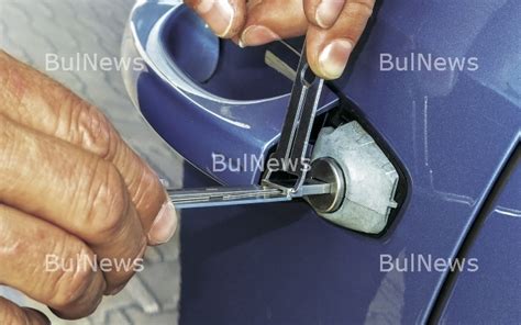 Младеж задигна колата на съселянин