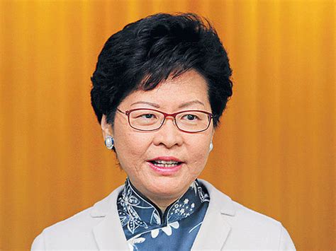 林鄭憶童年穿膠花 盼政策毋損自助精神 晴報 港聞 新聞二條 D171221