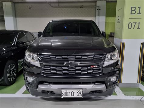 쉐보레 콜로라도 Z71 미드나잇 스페셜에디션 주차장 실물