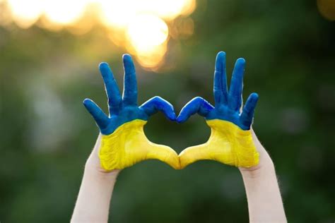 Вони втомлені але… що українці думають про війну та про перемовини в The Atlantic розповіли