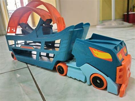 original hotwheels truck carrier and loop toys and collectibles mainan di