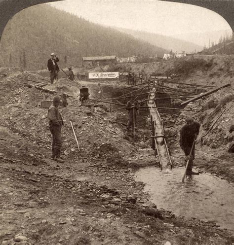 Striking Historical Photos Of The Klondike Gold Rush Showcase The