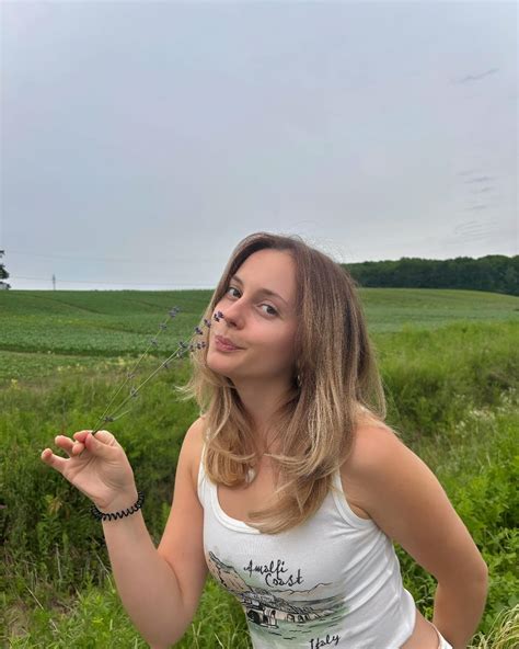 Alexandra Bissonnette Alexandra Bissonnnette • Instagram Photos And Videos