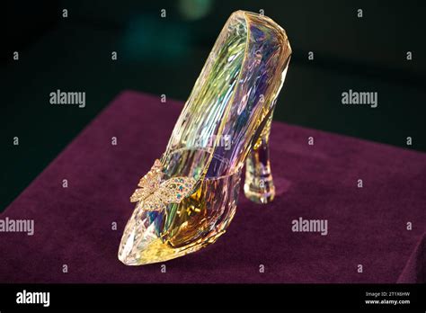 Cinderella 2015 Glass Slipper Cinderella Has A New Pair Of Glass