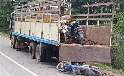 ဆိုင်ကယ်အဟောင်းများ သယ်လာသည့် ကုန်ကား ၂ စီးကို လက်နက်ကိုင် အင်အား ၃ဝ